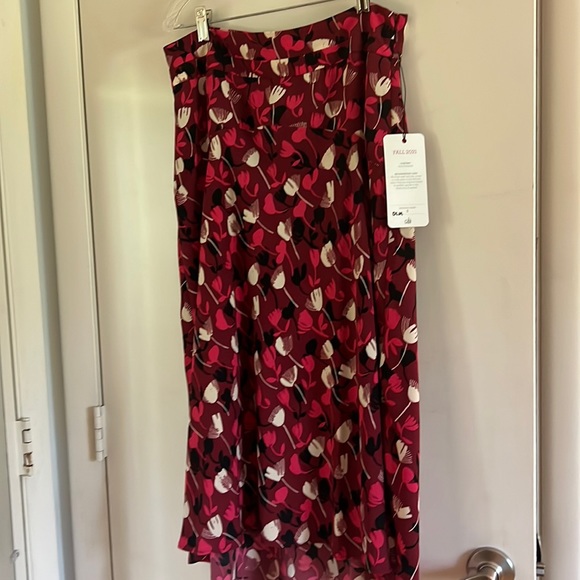 CAbi | Skirts | Nwt Cabi 422 Corsage Skirt | Poshmark